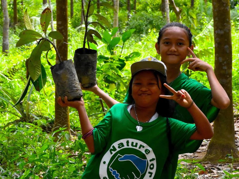 Planting Trees - Sumatra EcoTourism - Sumatra EcoTravel